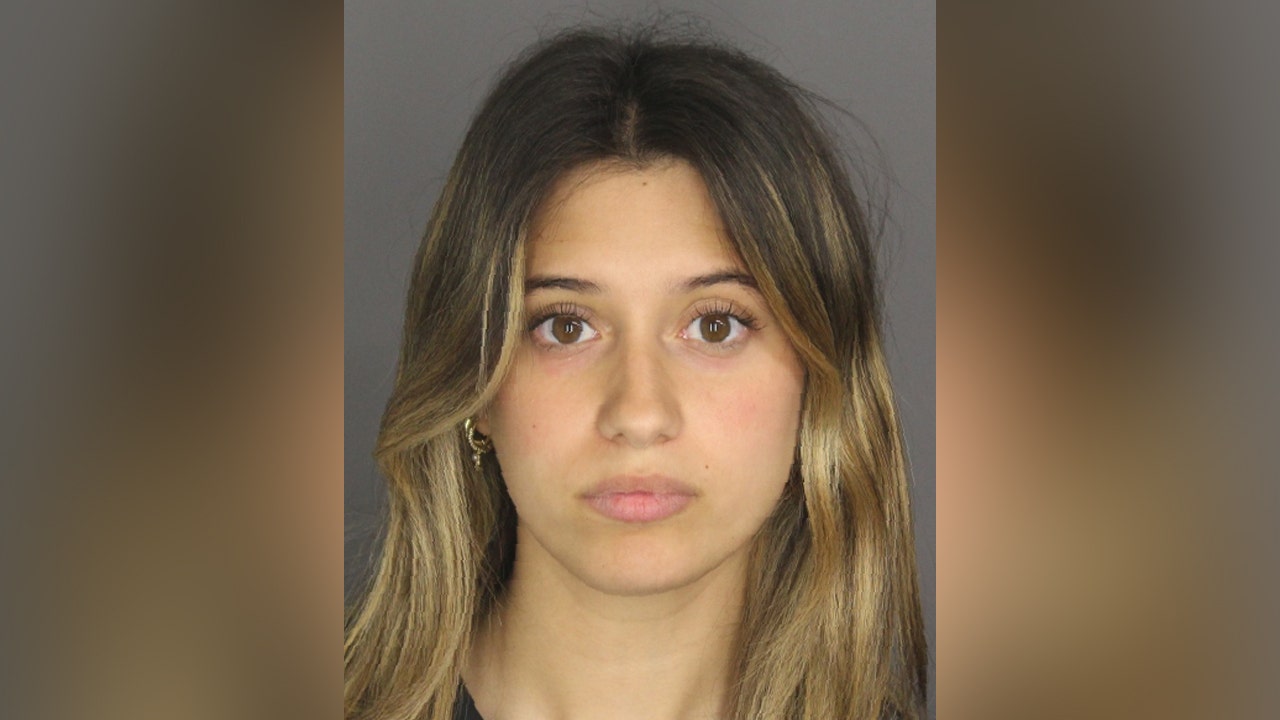 22-year-old woman arrested after allegedly sending nude pictures of herself to 14-year-old ...