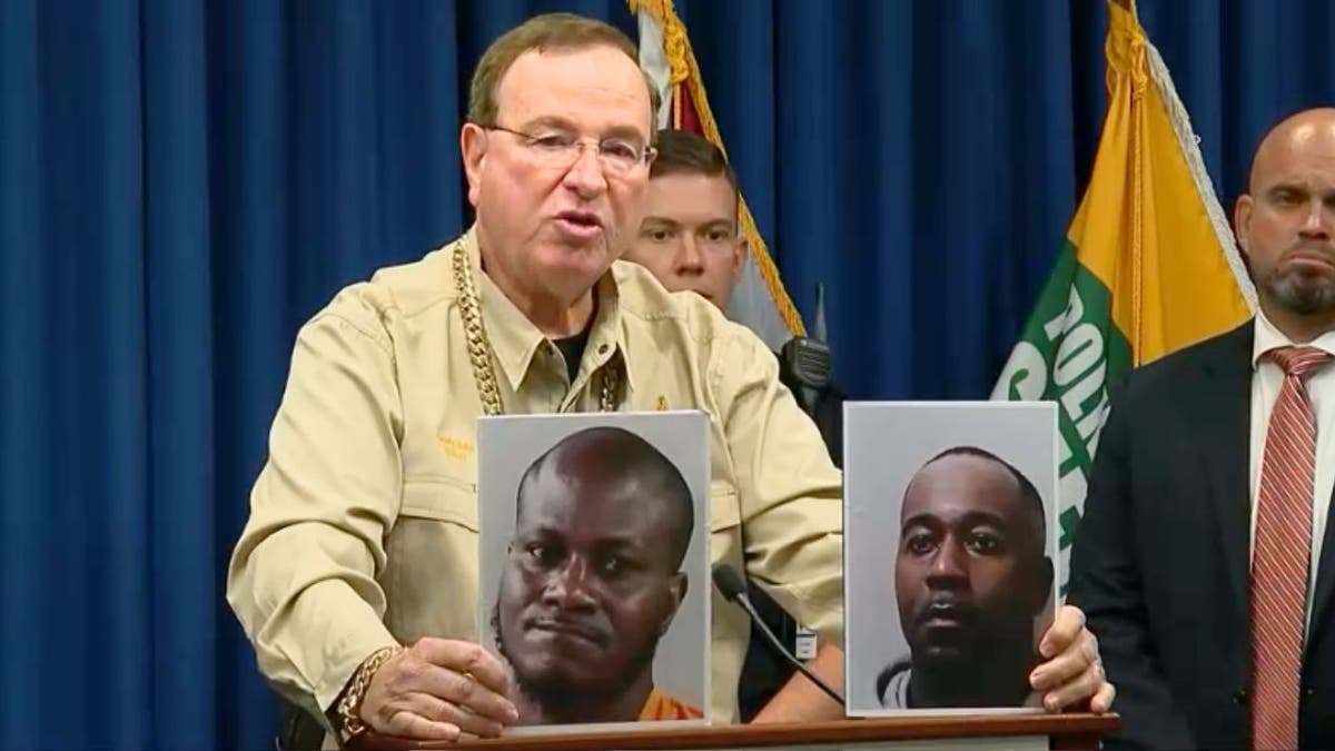 Florida sheriff shows off $50K chain snatched from alleged drug dealer ...
